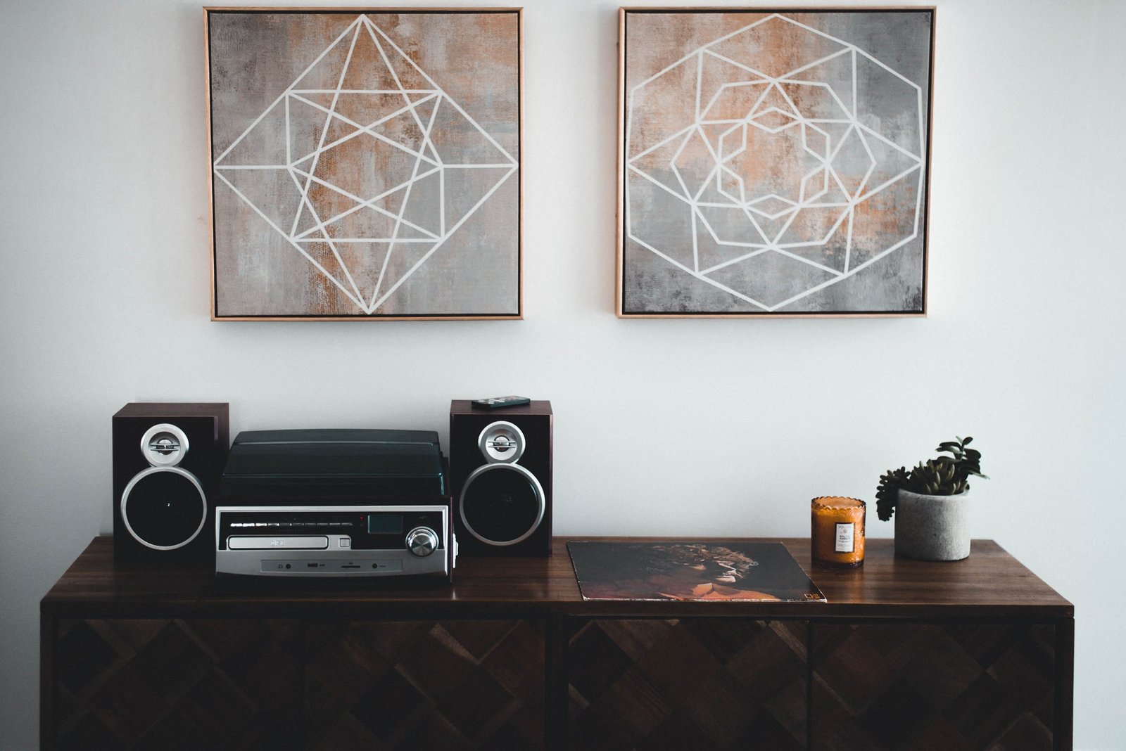 The 8 Best Home Stereo Systems To Purchase (Detailed Review)